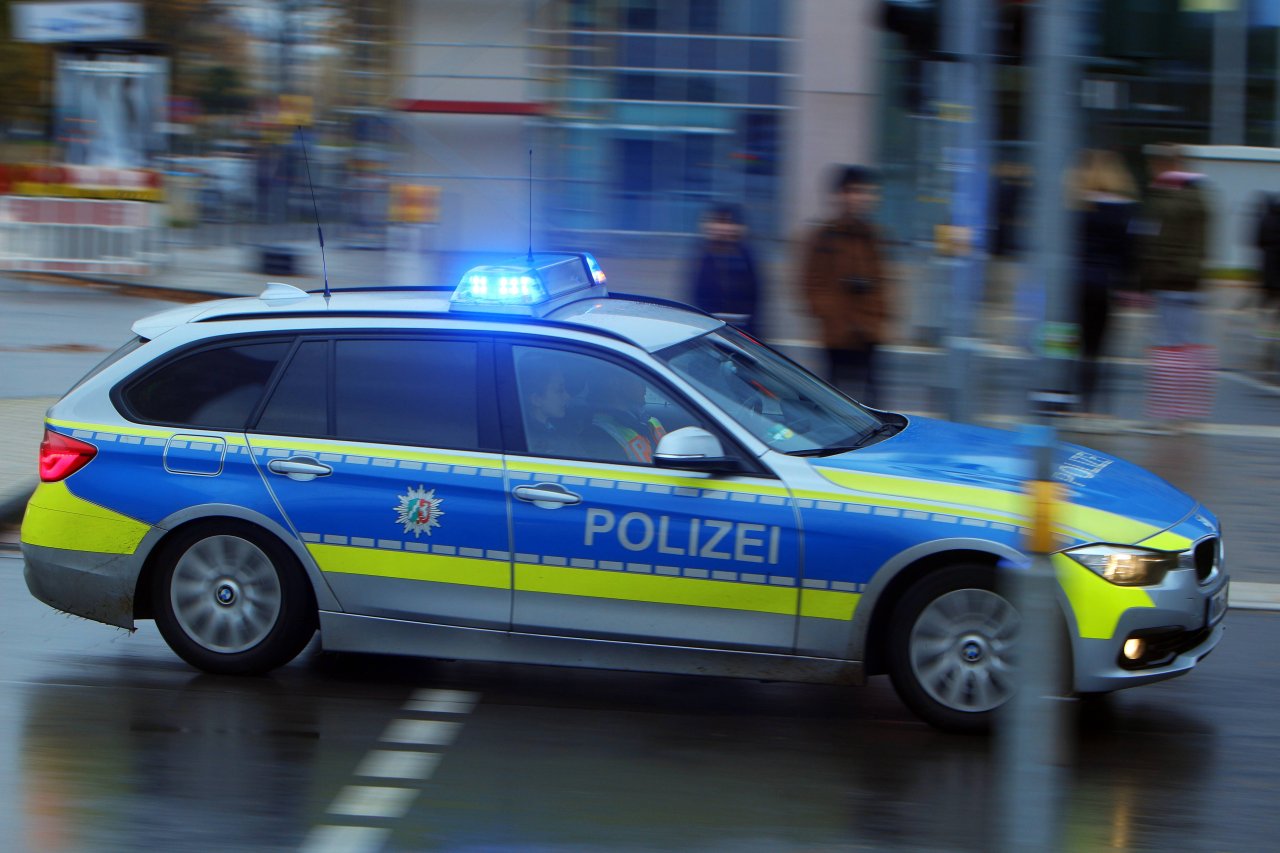 Schwerer Unfall In Euskirchen Zwei Tote Derwesten De