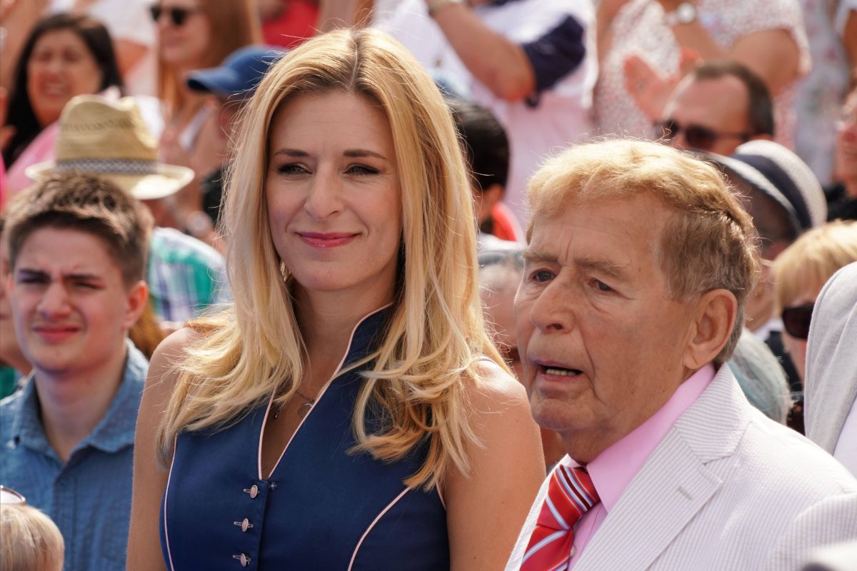 Stefanie Hertel in tiefer Trauer um ihren Vater - Eberhard Hertel ist ... Stefanie Hertel in tiefer Trauer um ihren Vater - Eberhard Hertel ist ...
